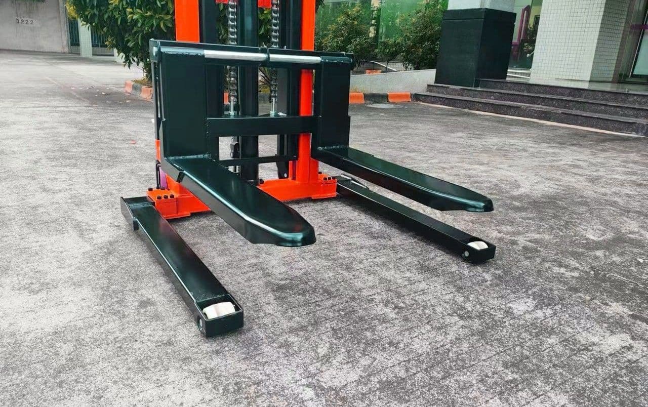 Straddle Leg Hand Stackers | SecureFix Direct