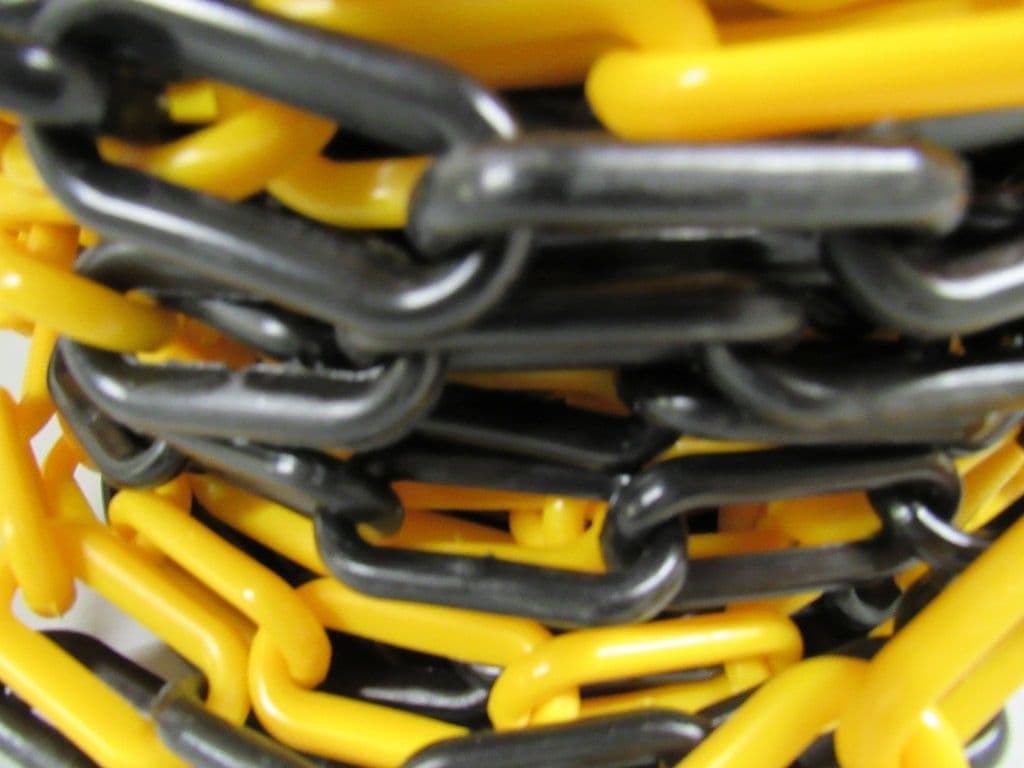 Yellow Black Plastic Chain Links 25M | SecureFix Direct