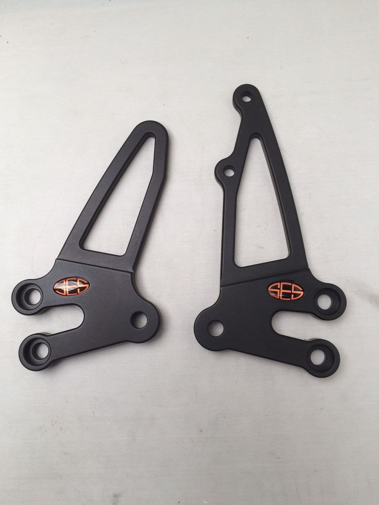 Adjustable Hanger Plate - Suzuki SV650