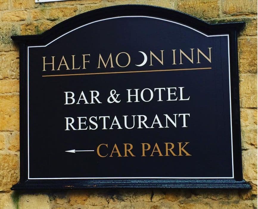 Online Sign Shop | Wall Mounted Pub Signs - SM Range