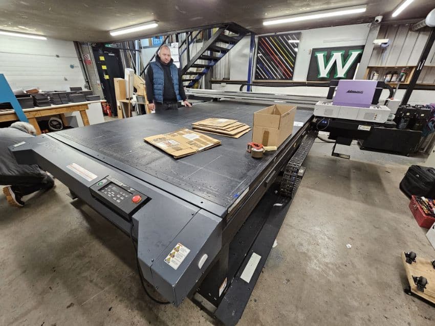 Mimaki JFX500 - 2131 UV Flatbed Printer