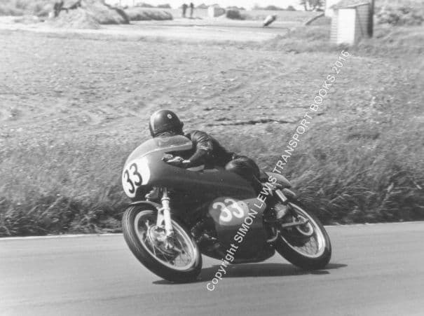 AERMACCHI 350 Kel Carruthers Snetterton c 1967 Photo b