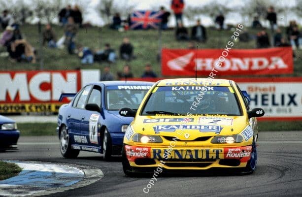RENAULT LAGUNA Alain Menu BTCC Donington 1996 photo