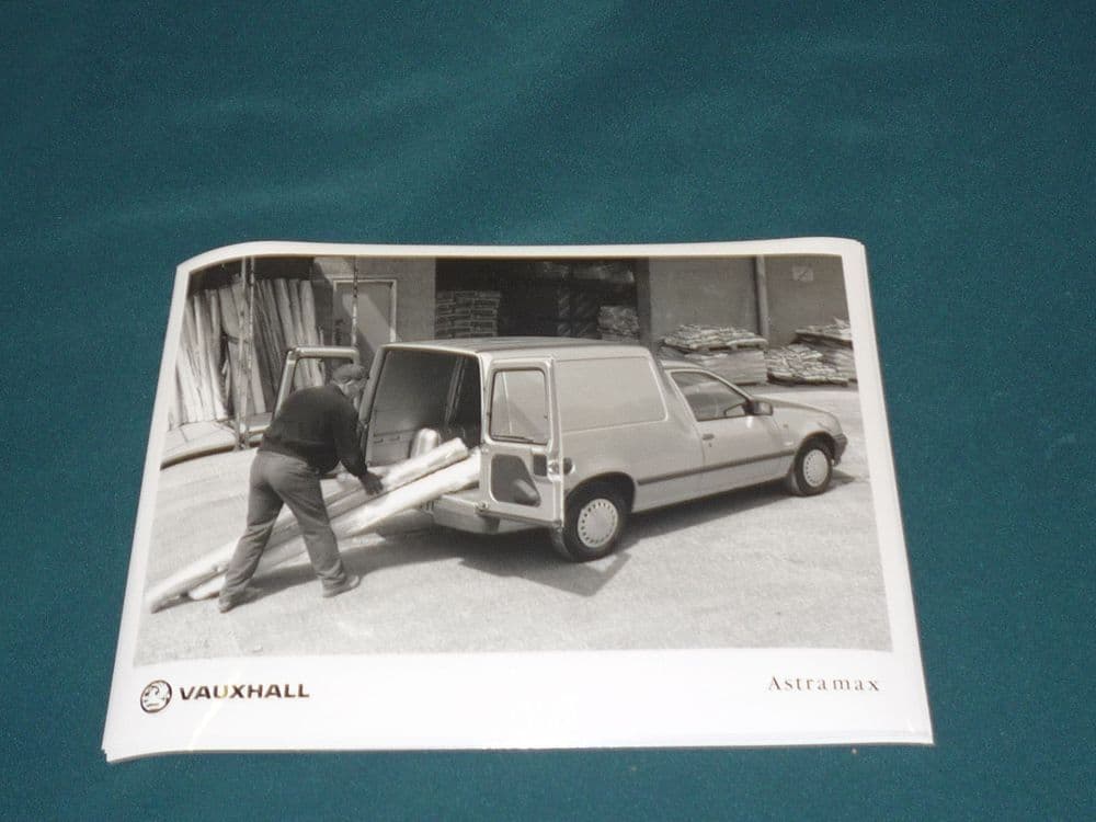 VAUXHALL ASTRAMAX VAN factory issued 8x6" press photo