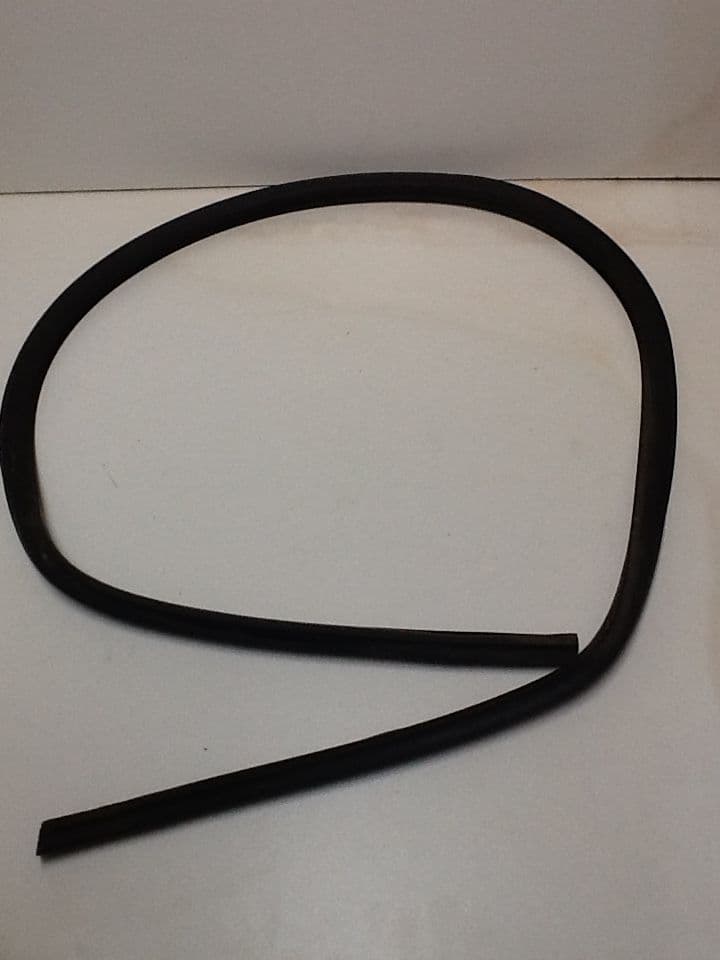 REAR SCREEN RUBBER TOP SEAL