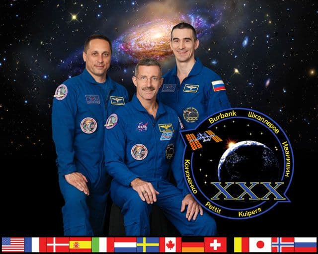 International Space Station Expedition 30 Official Crew Portrait 2