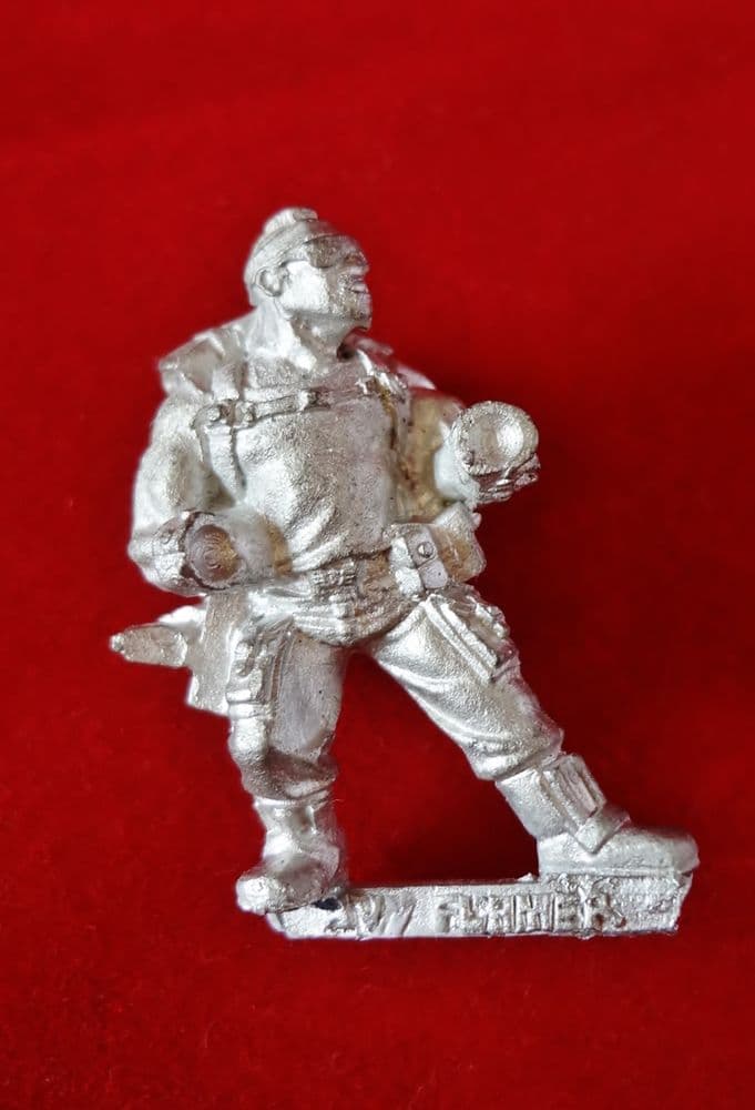 Catachan Jungle Fighter Heavy Flamer Marine Body A OOP Metal