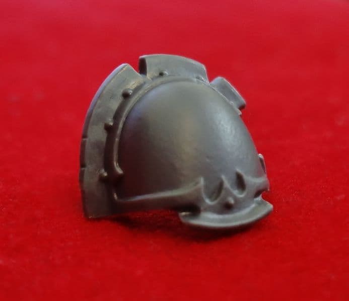 Chaos Space Marine Terminators Shoulder Pad D
