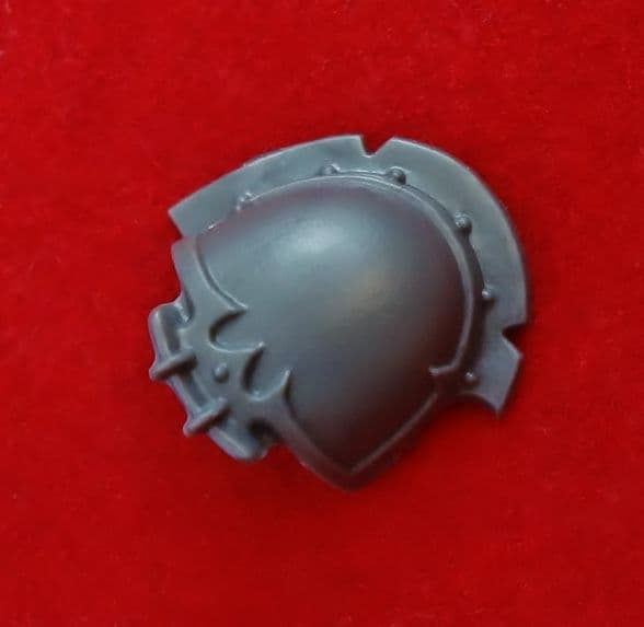 Chaos Space Marine Terminators Shoulder Pad E