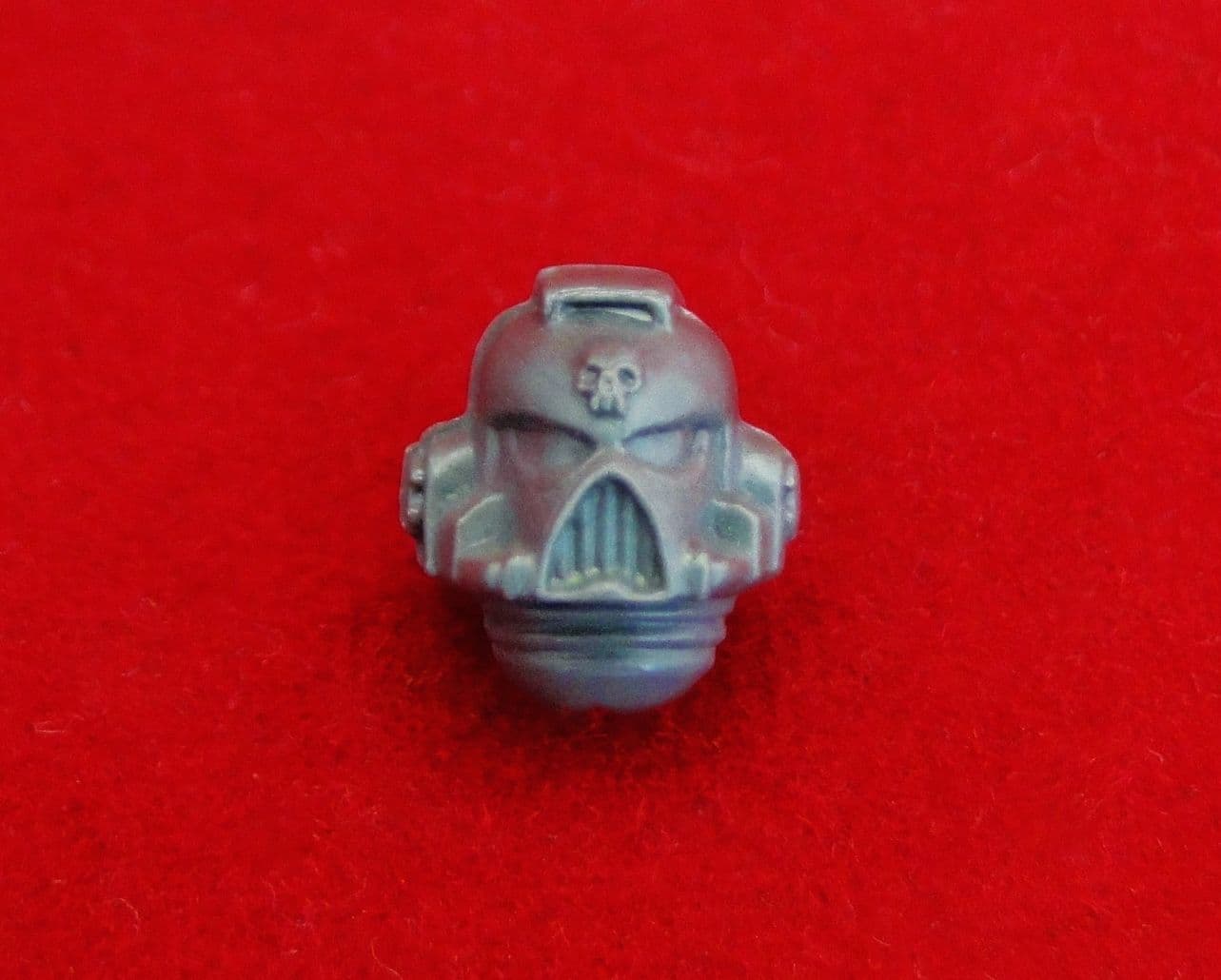 Intercessor helmet with skull : r/Warhammer40k