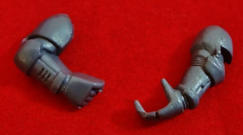 Space Marine Weapon Holding Arms Set left and right