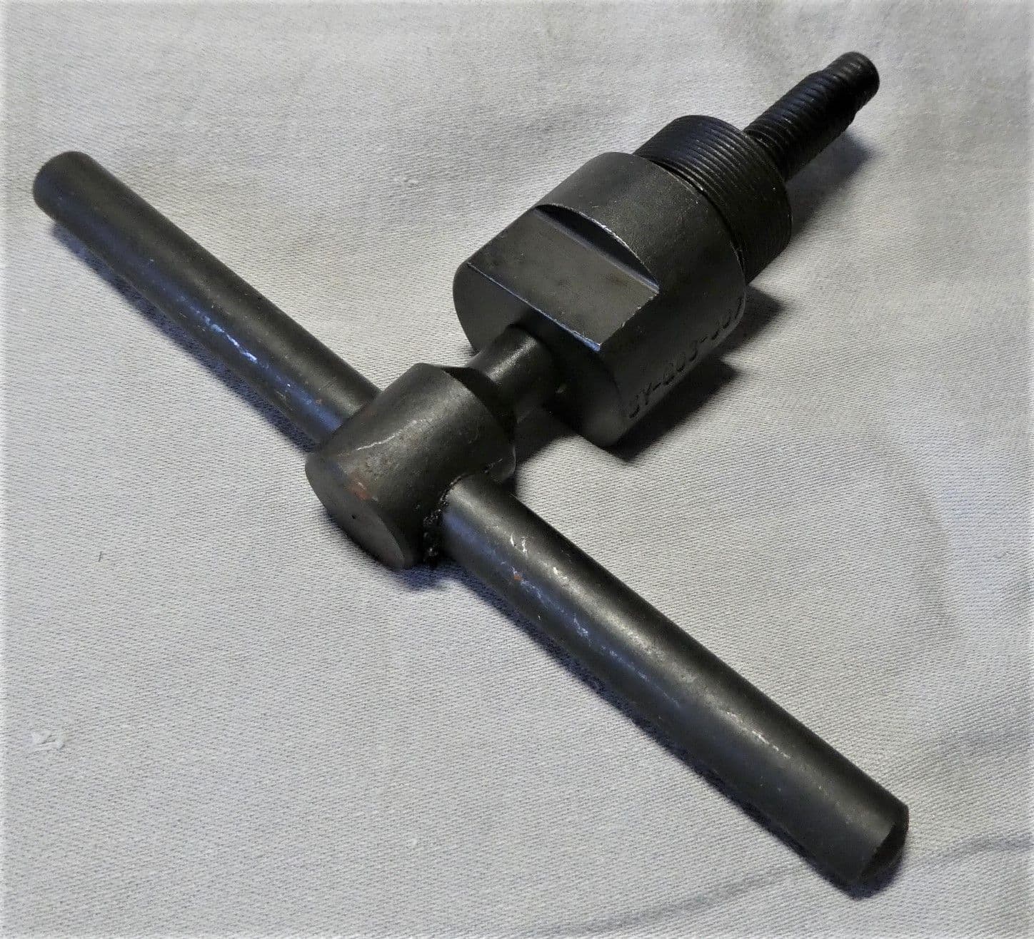 Aprilia / Cagiva 50 Flywheel Puller Y00MA0007