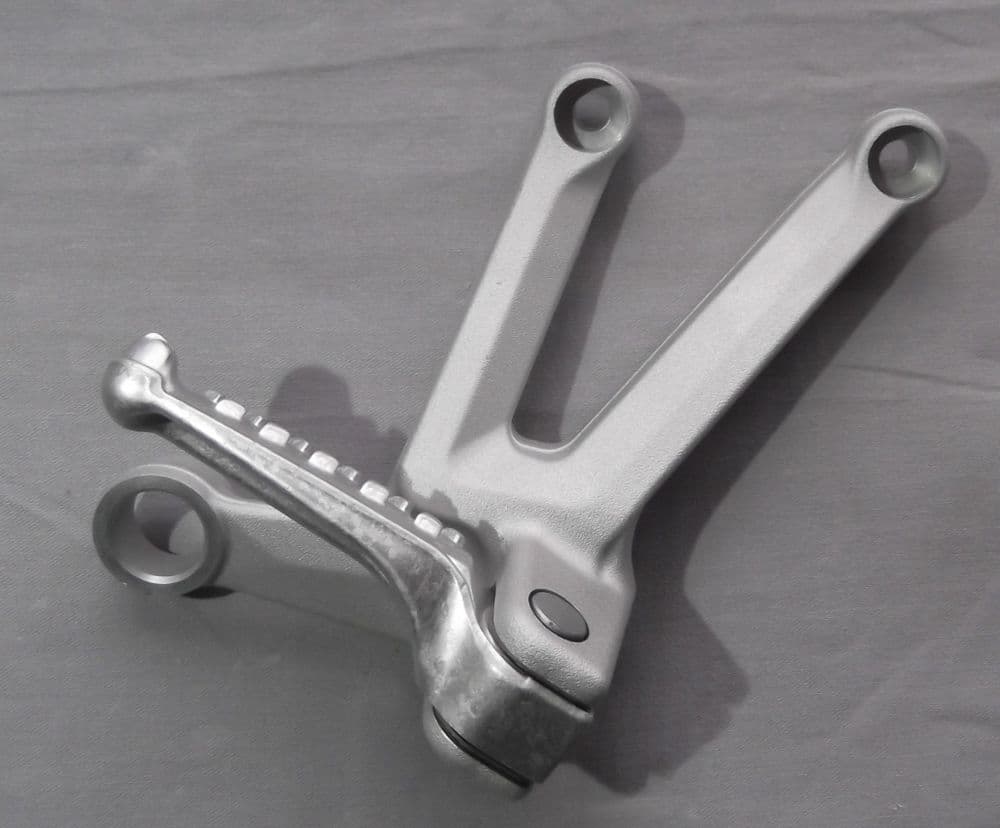 Aprilia RSV1000 RH Rear Footrest Assembly AP8146566