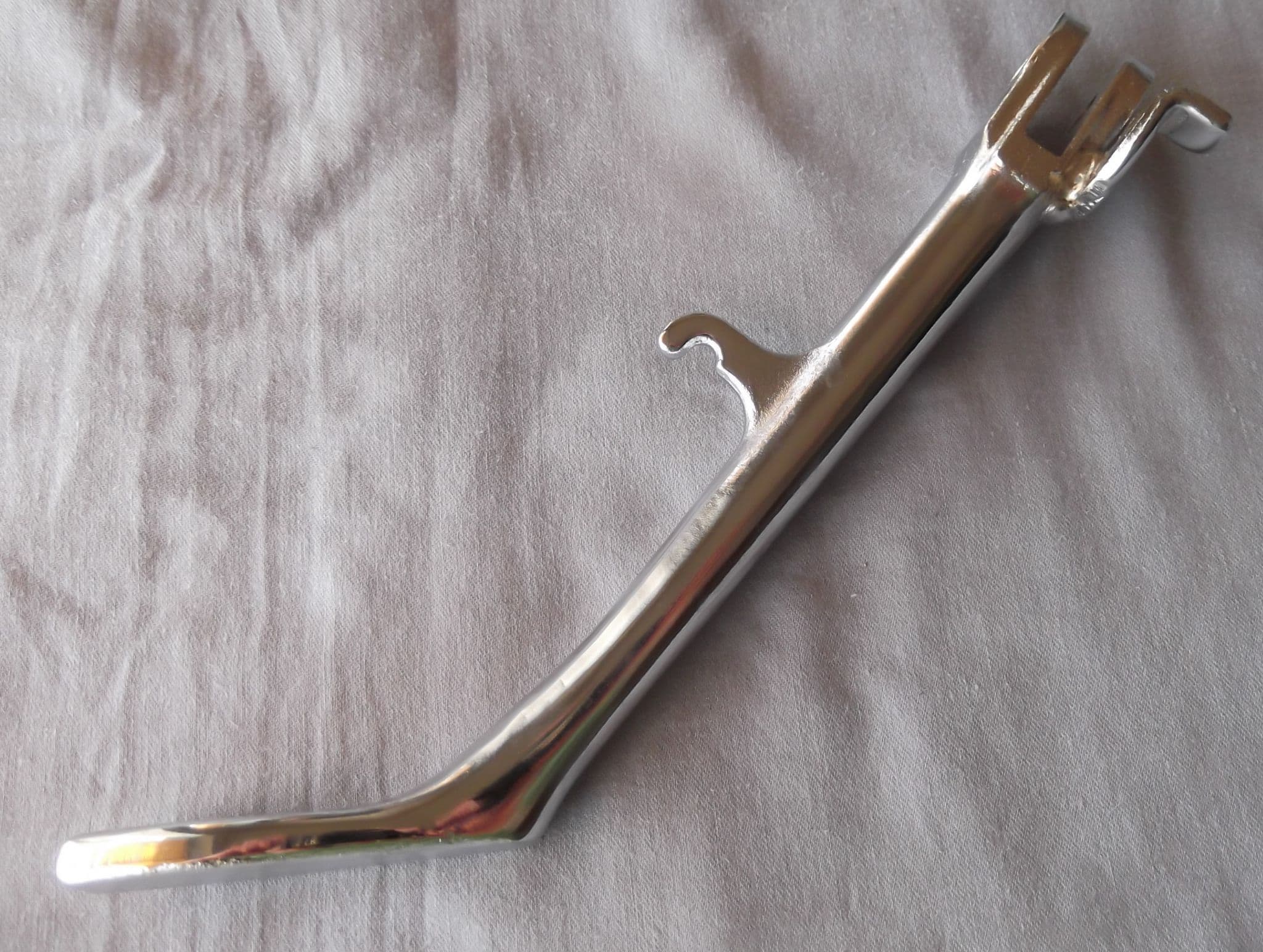 Hyosung GV125 / GV250 Aquila Sidestand - Chrome 42310-HJ8-250PLA