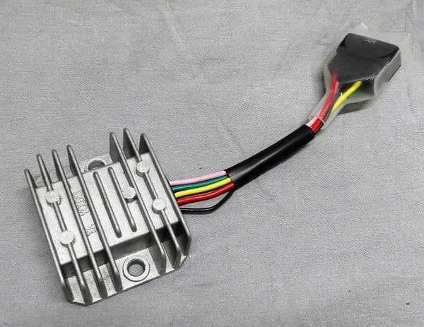 Kymco Super 8 50 / 125 Rectifier / Regulator 31600-LCD3-E0B
