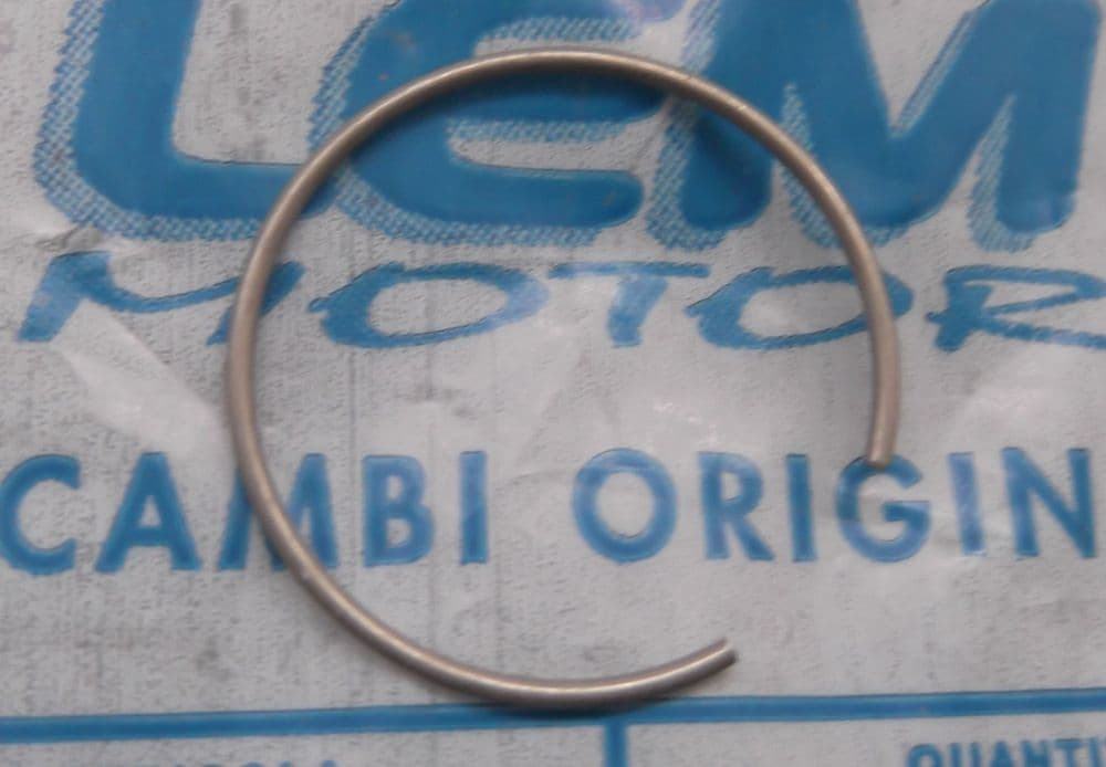 LEM Front Fork Top Plug Retaining Circlip MAR523277