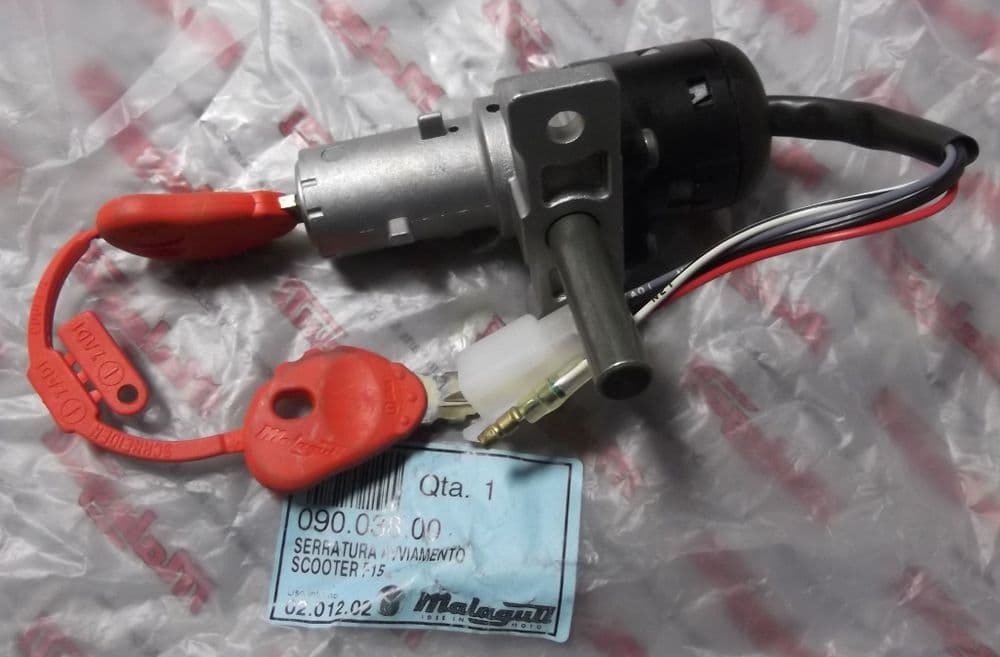 Malaguti F15 Fire Fox F18 Warrior Ignition Switch / Steering Lock 090 ...