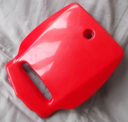 Malaguti Grizzly 10 Front Number Plate - Red 059 020 01