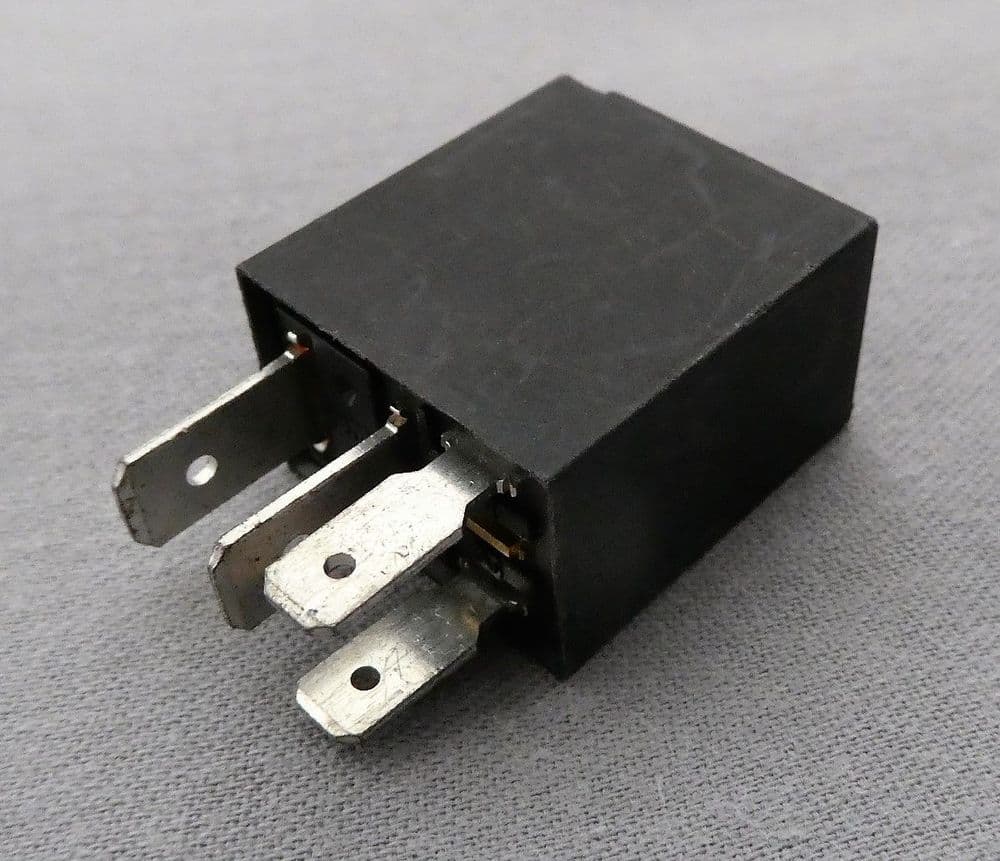 MASH 400 Fuel Injection Relay 12V 30A 31061403A