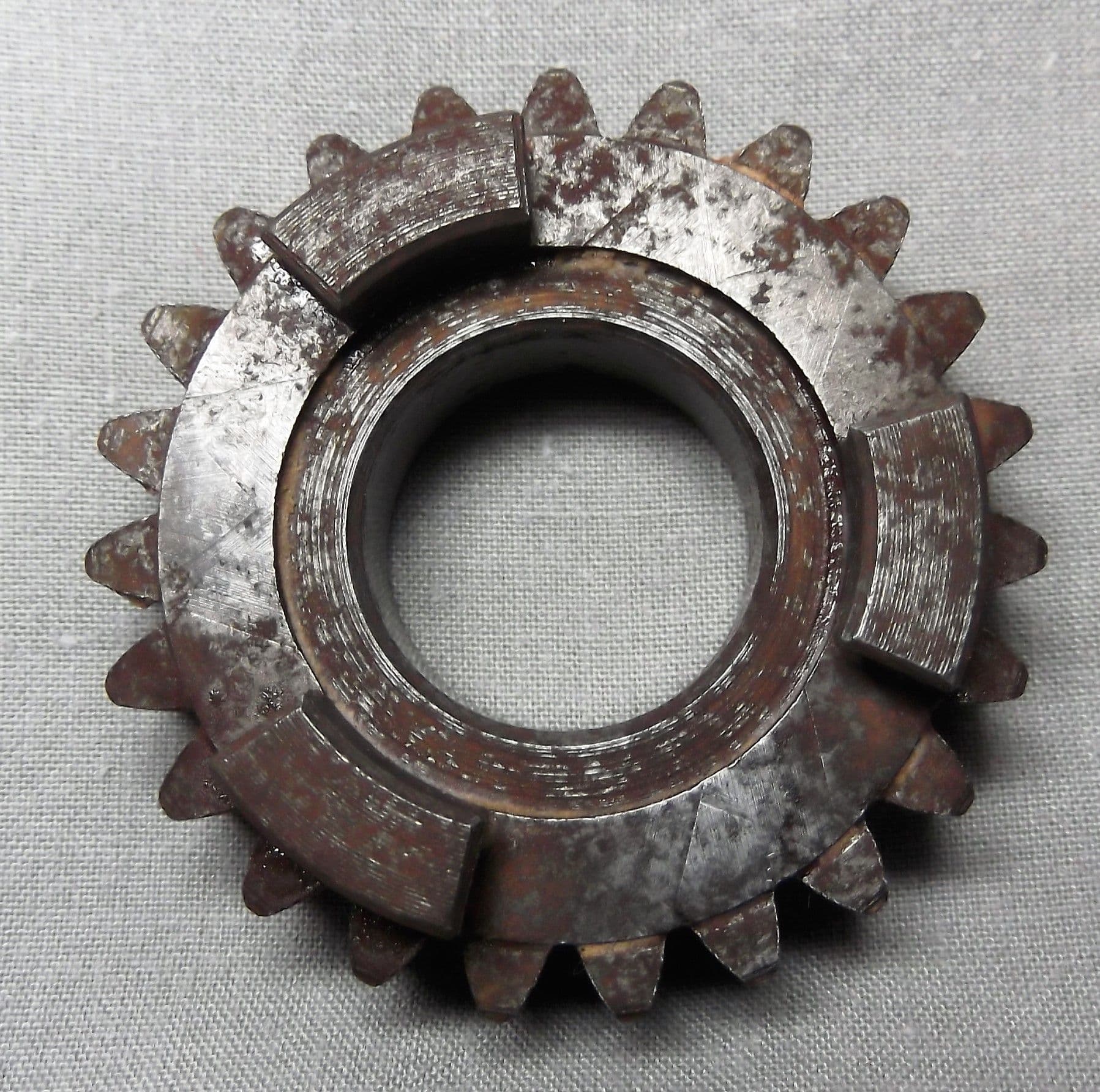 Moto Guzzi V35 / V50 4th Gear Pinion Output Shaft z 23t GU19215121