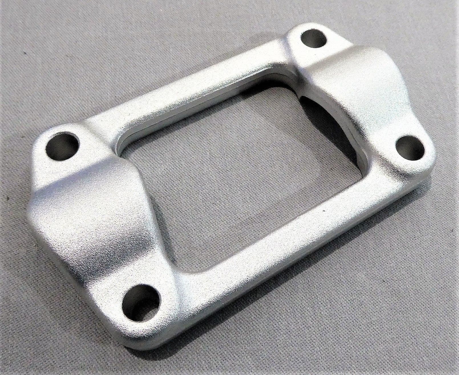 SWM RS500R Upper Handlebar Clamp 8000B0522