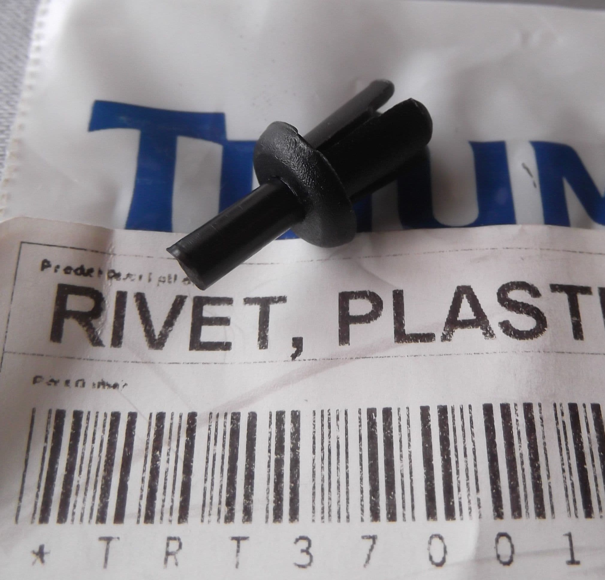 Triumph Panel Rivet T3700120