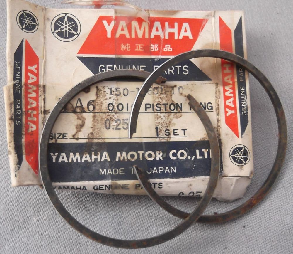 Yamaha YDS2 Piston Ring Set 0 25mm Oversize 150-11601-10