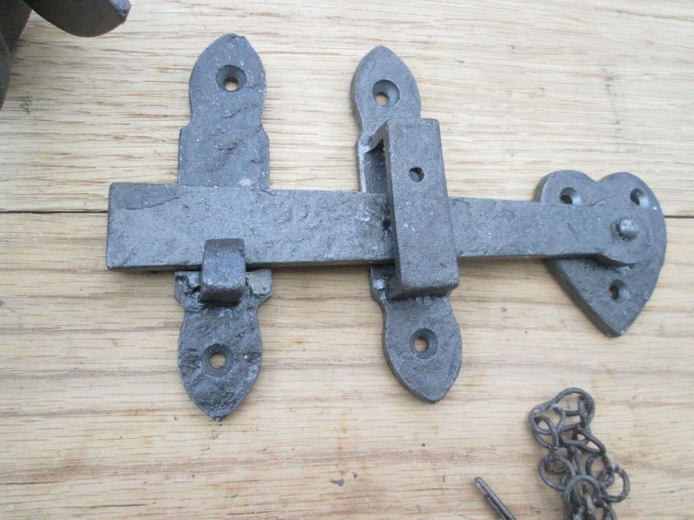 Arrow Head Bar Latch Antique Iron