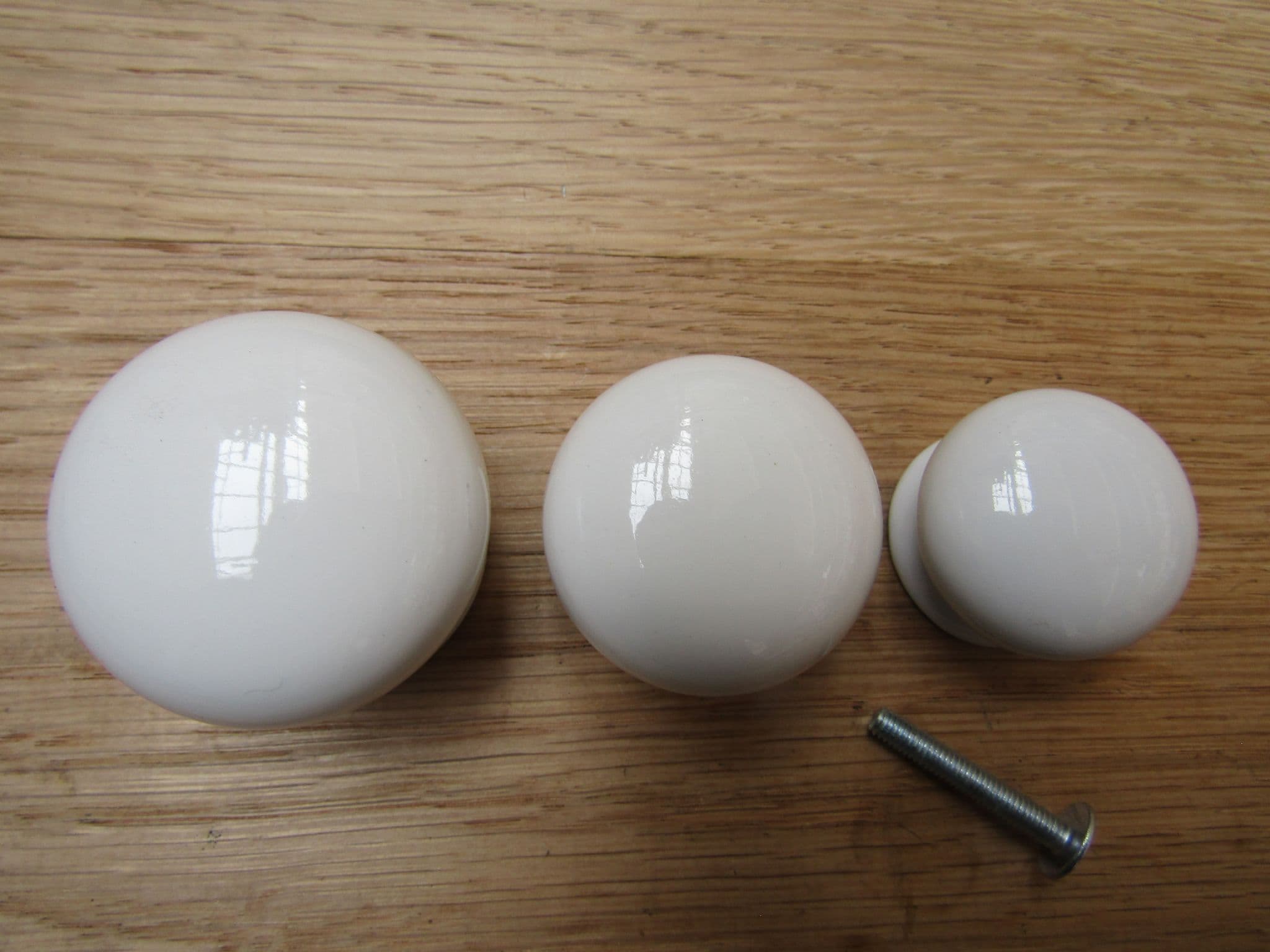 Old English White Plain Cupboard Knob 35mm