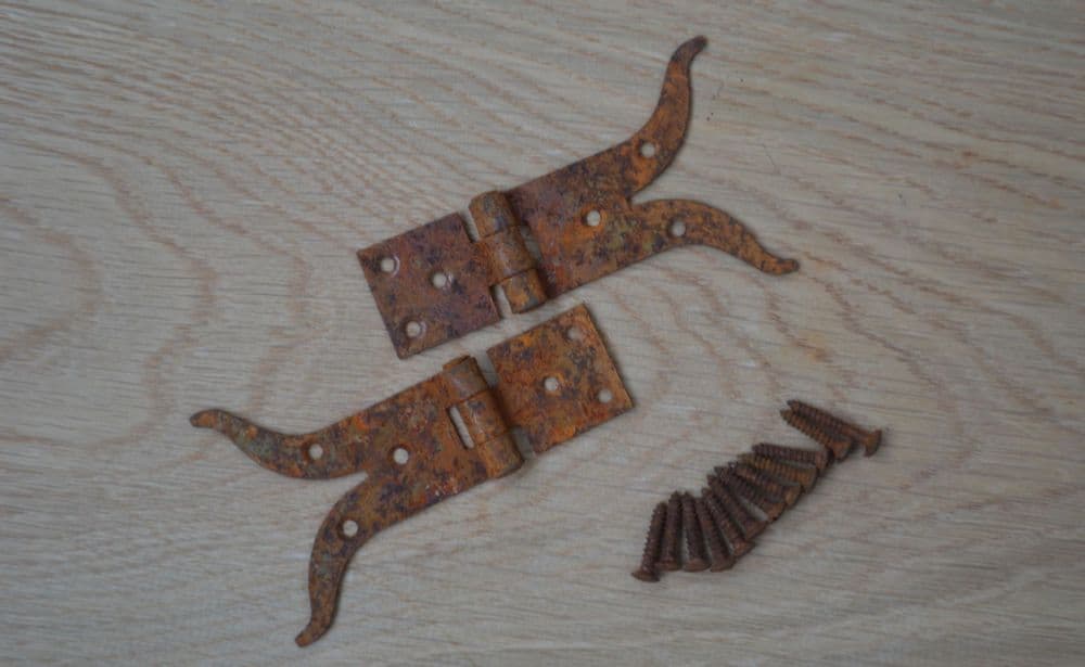 Pair Of Moustache Canet Hinges Rust