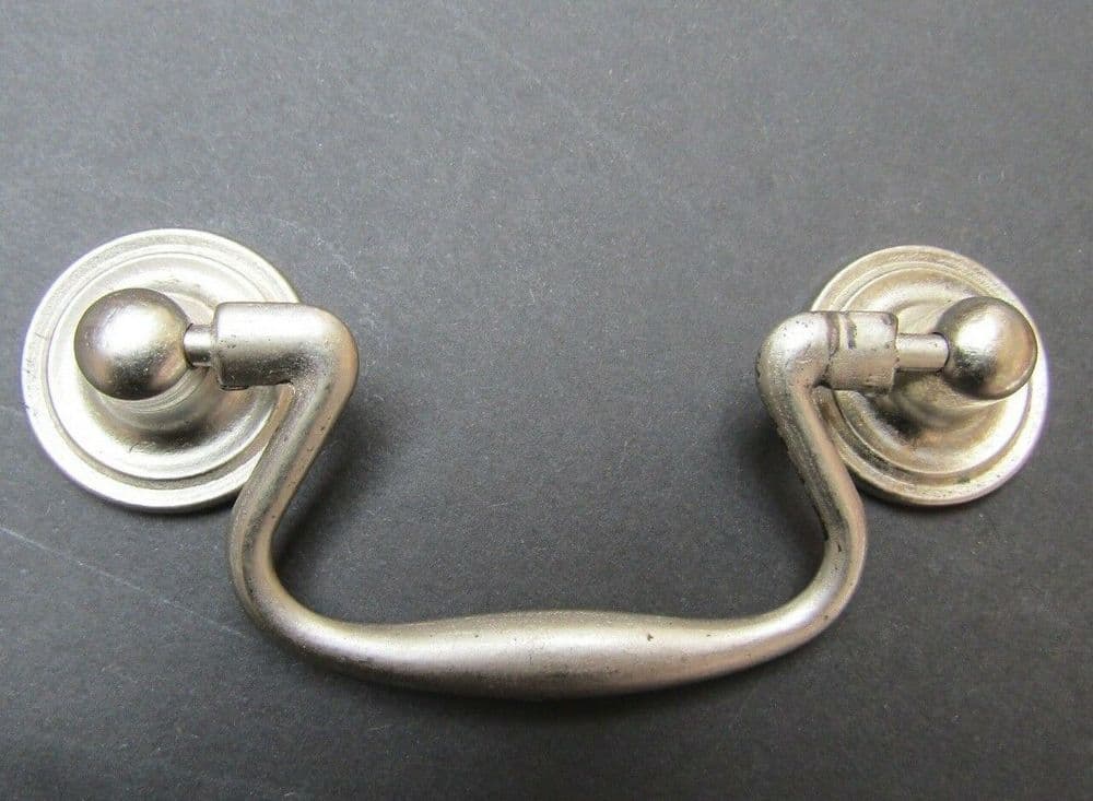 Small Swan Neck Pull Handle Satin Chrome