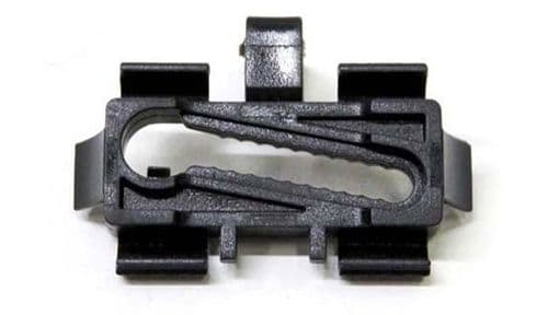 Genuine Volvo V50 (04-12) Roof Trim Clip (x1)