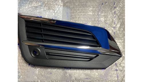 Genuine Volvo XC60 (16-) Front Bumper Grille (Left)