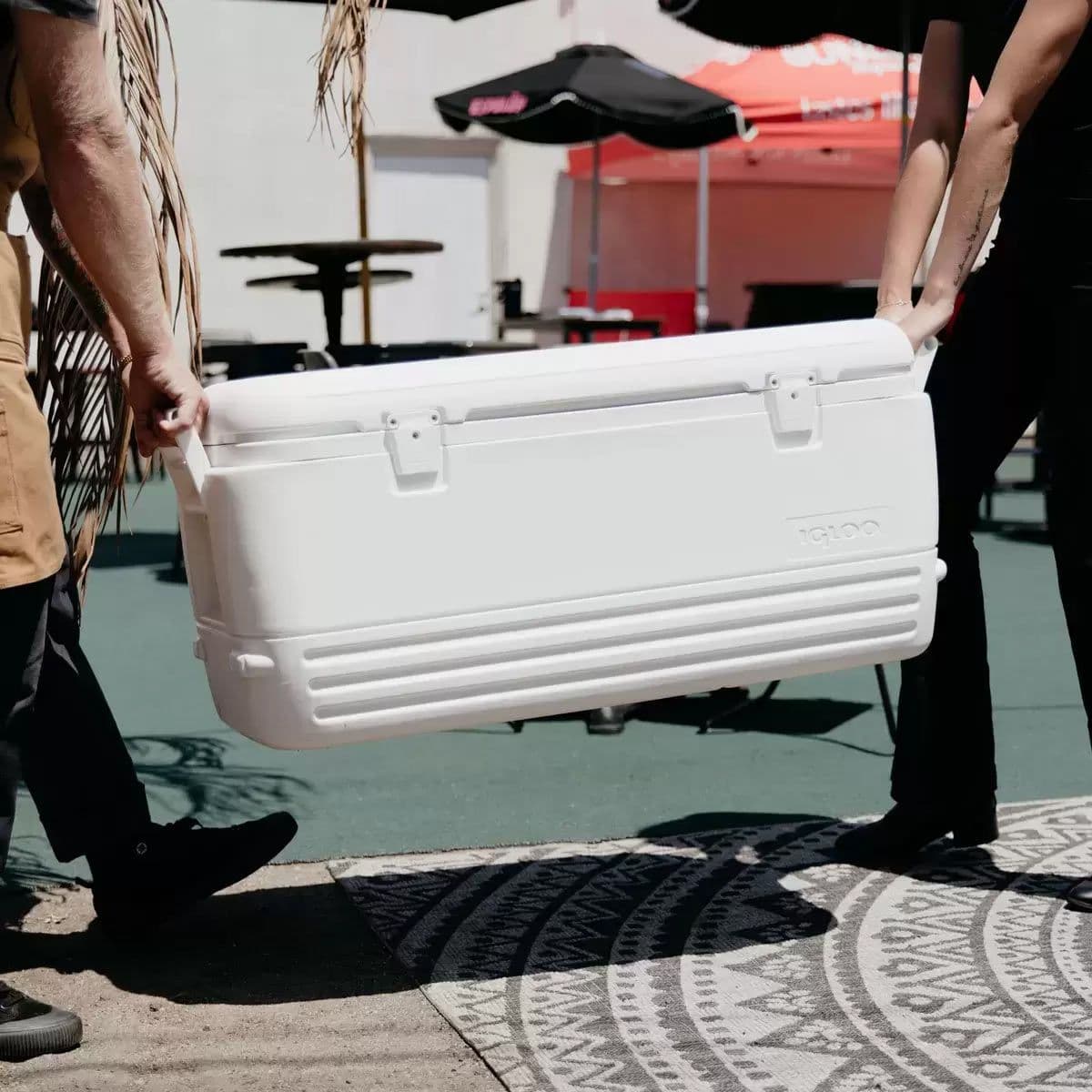 Igloo 114 Litre 120 US Quart Polar Cool Box