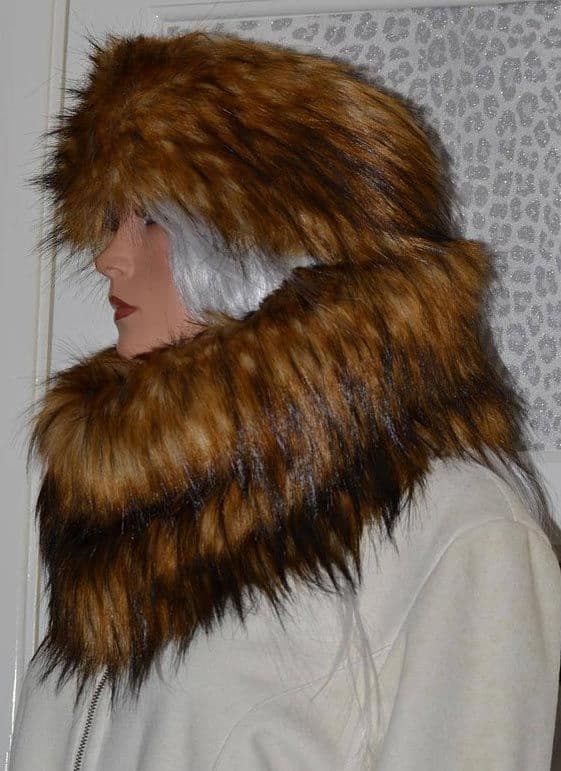 Auburn Brown Luxury Fur Snood with Beige Highlights and Dark Brown Tips