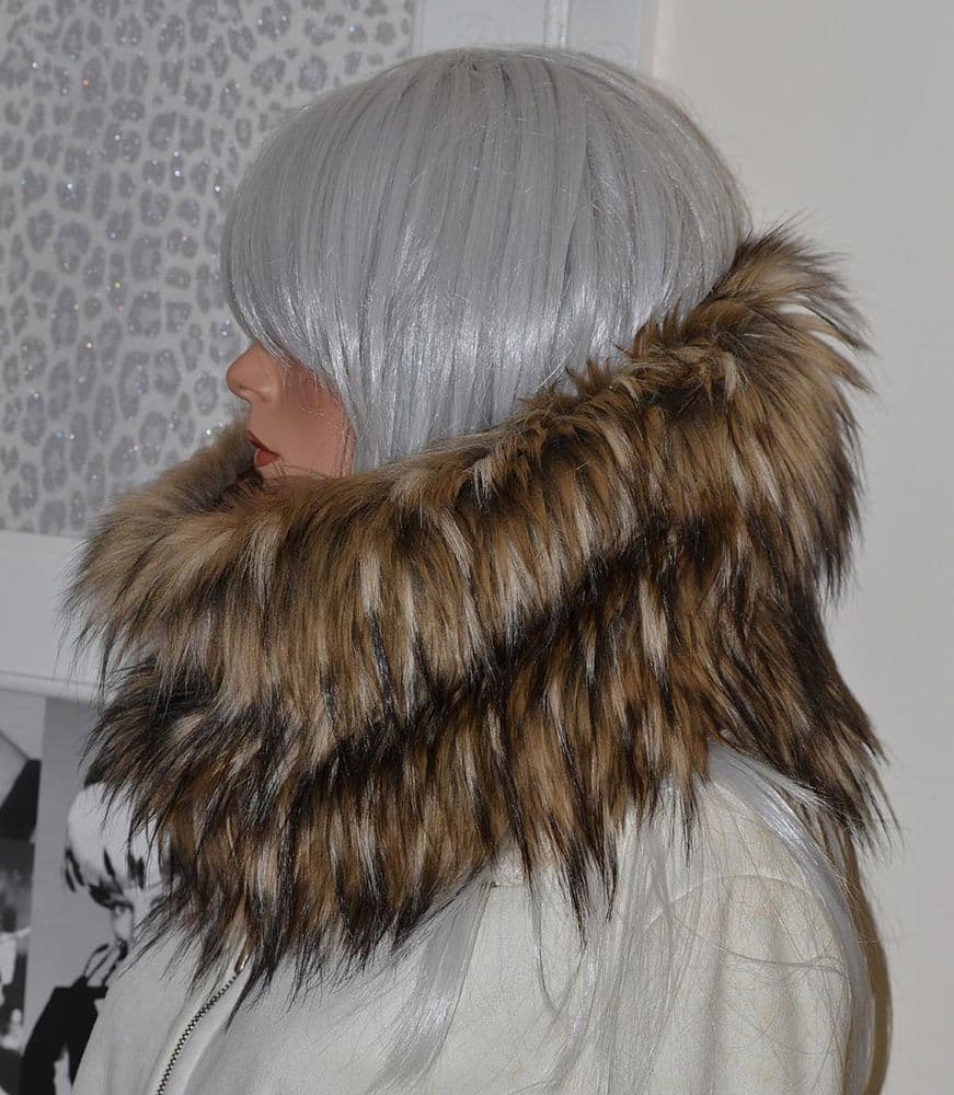 Brown Fake Fur Circle Scarf - Wolf