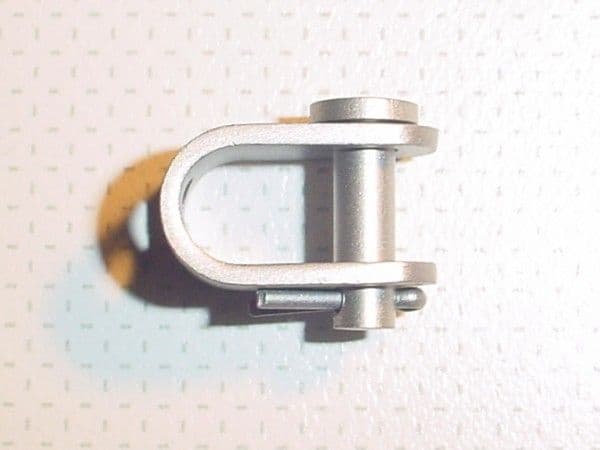 BO 019 B BOWDEN CONTROL SHAKLE & PIN Original old stock Adequate condition