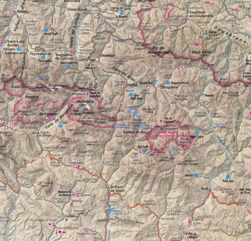 Rando Editions 1:50,000 Walking Map Of the Pyrenees Map 01