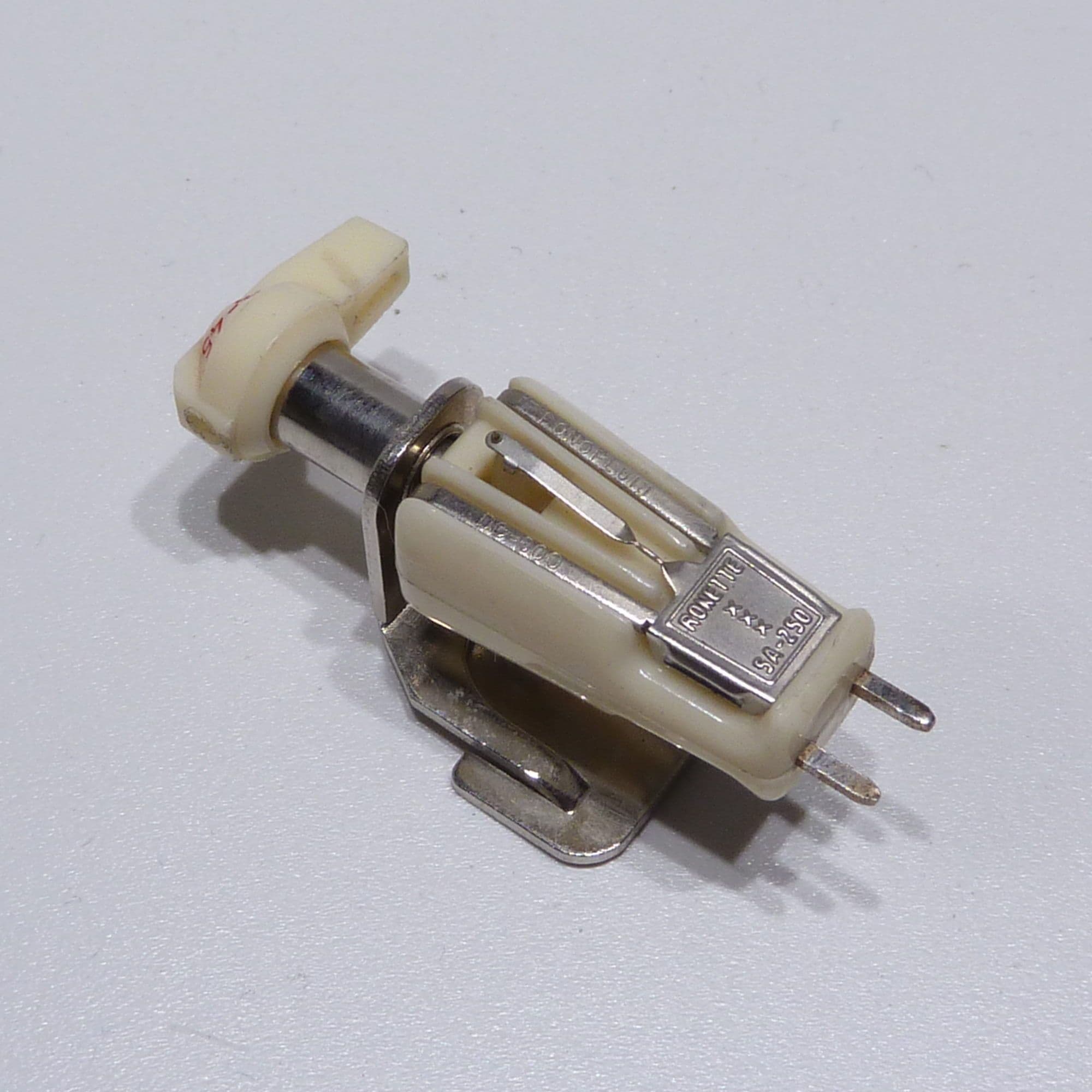 Ronette DC-500 Crystal Cartridge with New Stylus