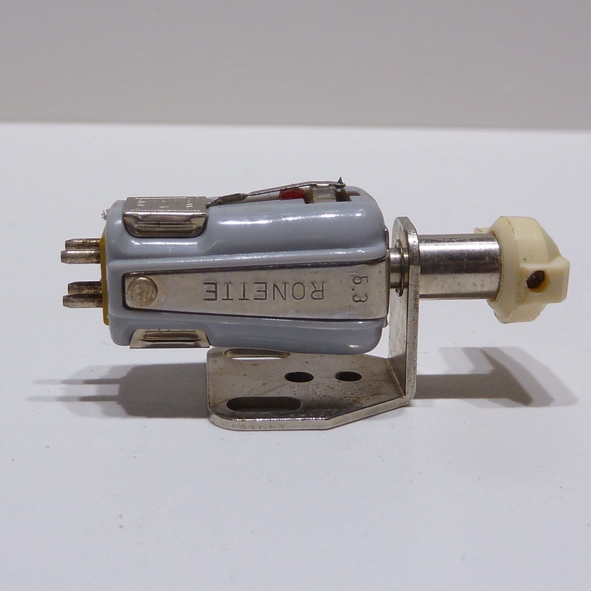 Ronette Stereo-208 Crystal Cartridge with New Stylus