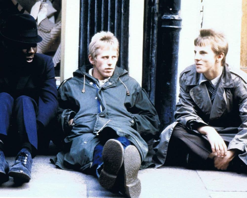 A091 - Quadrophenia reunion Signed 10x8 photo by GARY SHAIL