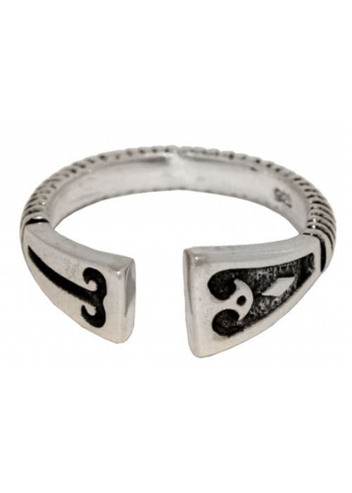 Viking Silver Ring with diamond pattern