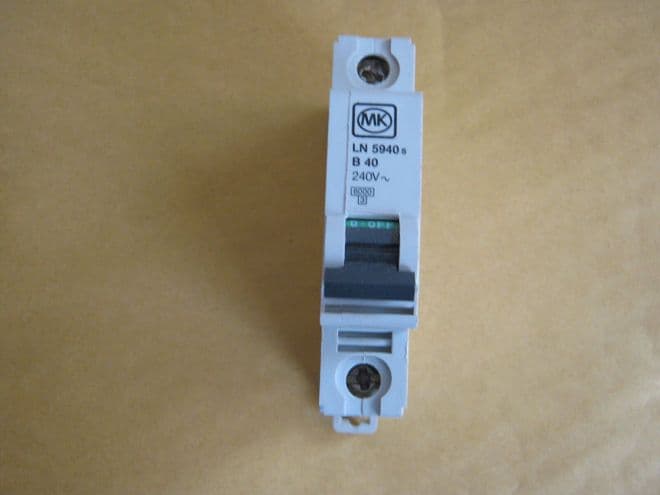 5 x DIN RAIL CLIPS FOR MK ELECTRIC LNs OR TYPE 2 MCB CIRCUIT BREAKERS