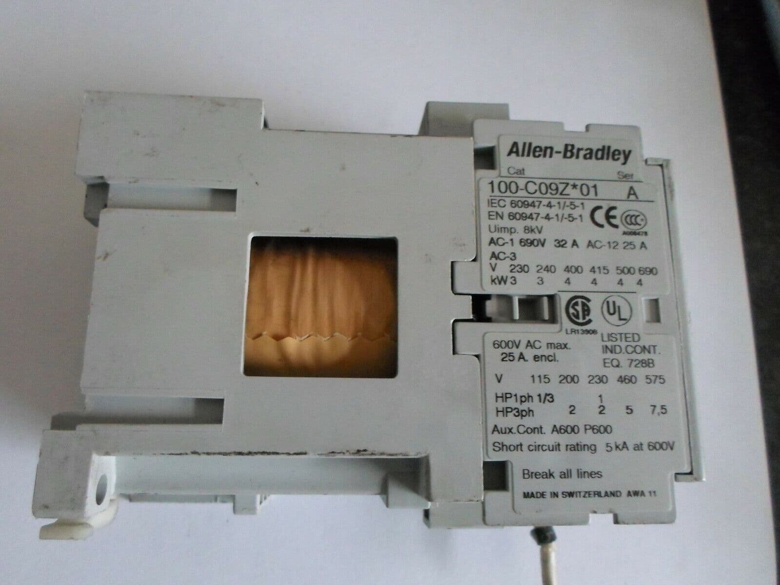 ALLEN BRADLEY 100-C09Z 01 SERIES A 600V AC MAX 25A ENCL AC1 32A CONTACTOR