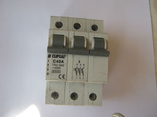 CLIPSAL 40 AMP C40A TSC-340 TRIPLE POLE MCB CIRCUIT BREAKER