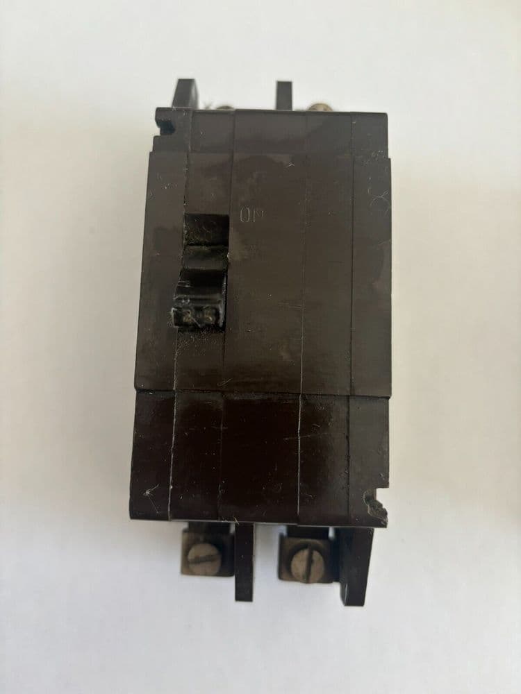CRABTREE C50 2 5 AMP DOUBLE POLE MCB CIRCUIT BREAKER