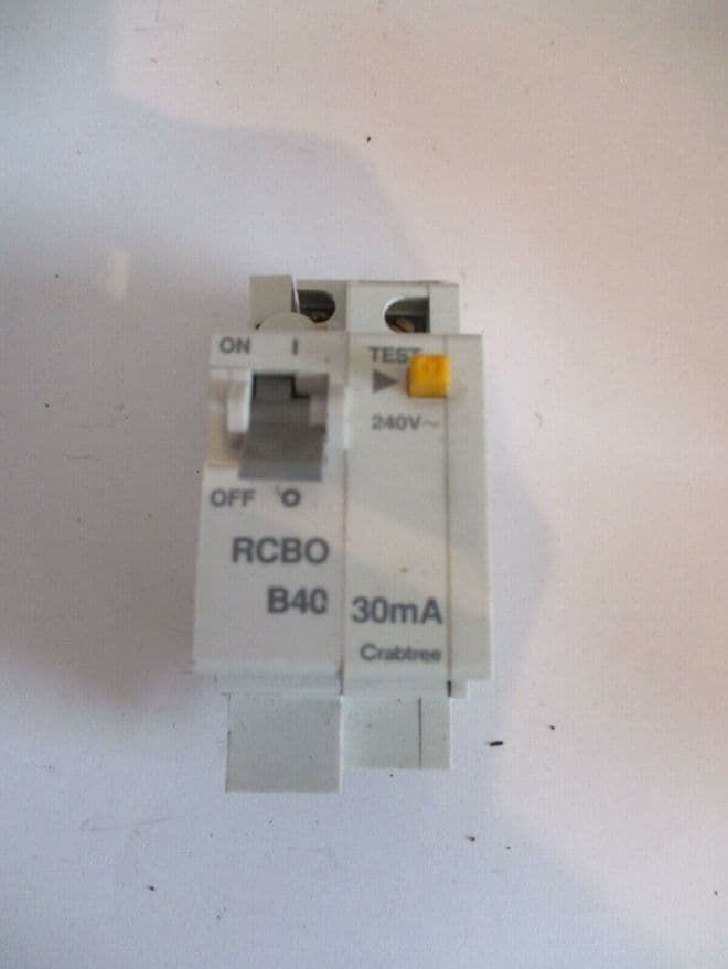 CRABTREE STARBREAKER B40 40 AMP 30 mA RCBO CIRCUIT BREAKER 61/B4030