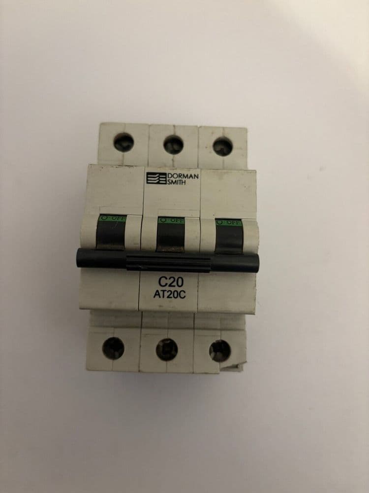 DORMAN SMITH AT20C C20 20 AMP 6 KA TRIPLE POLE MCB CIRCUIT BREAKER