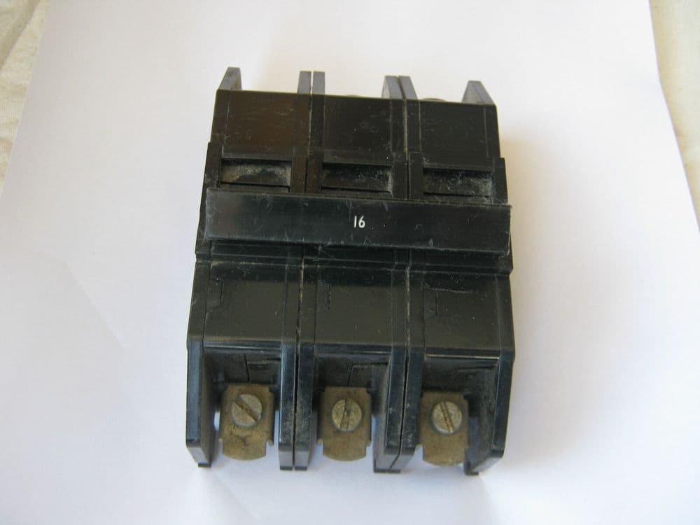 DORMAN SMITH LOADMASTER SERIES 15 16 AMP TRIPLE POLE MCB CIRCUIT ...