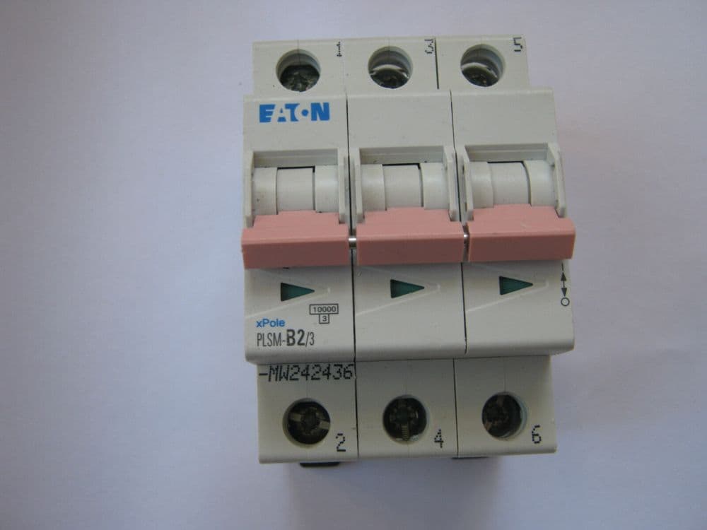 EATON / MOELLER XPOLE B2 2 AMP PLSM-B2/3 TRIPLE POLE MCB CIRCUIT BREAKER